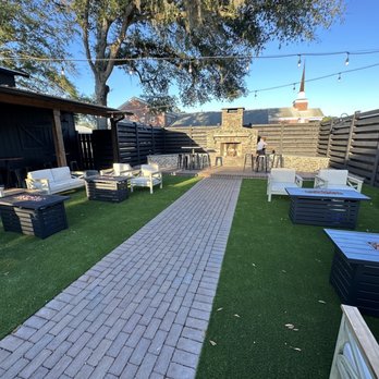 MONCRIEF SQUARE - Updated October 2025 - 11 Photos - 205 N Laurel St ...