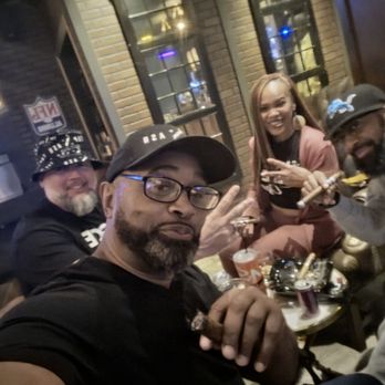 TAP N ASH SOCIAL CLUB - Updated July 2024 - 147 Photos & 86 Reviews ...