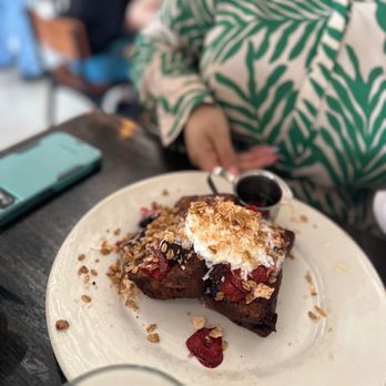 ENCINA - Updated October 2024 - 262 Photos & 131 Reviews - 614 W Davis ...