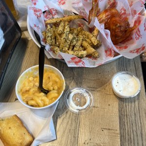 WINGBUCKET - 527 Photos & 592 Reviews - 1200 Main St, Dallas, TX - Menu ...