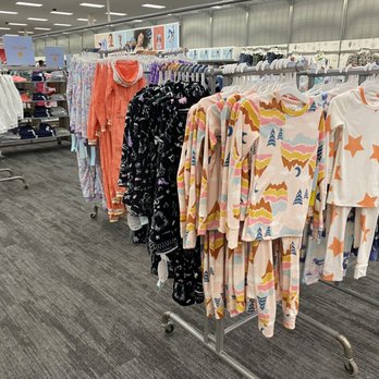 TARGET - Updated June 2024 - 70 Photos & 62 Reviews - 2241 Willow Rd ...