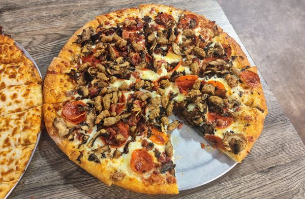 PIZZA ROUNDUP - Updated December 2025 - 47 Photos & 62 Reviews - 2 B St ...