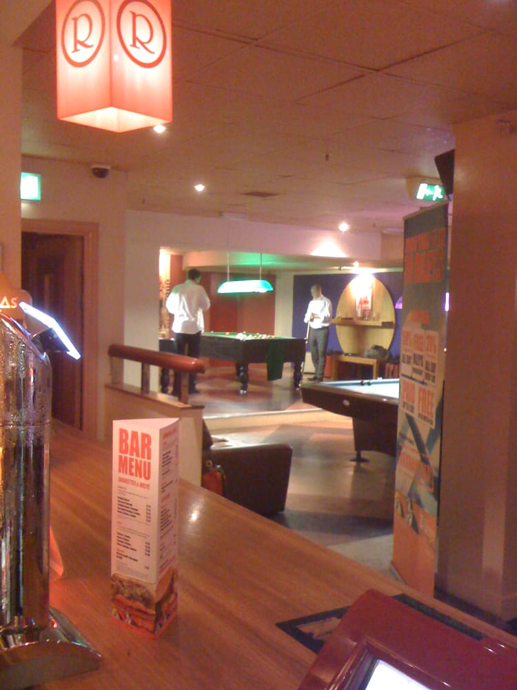 RILEYS VICTORIA - Updated August 2024 - 17 Photos - 16 Semley Place ...