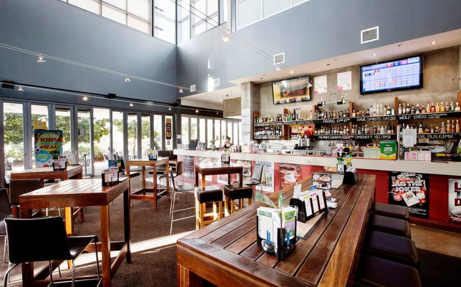 CHERMSIDE TAVERN - Updated November 2024 - 10 Photos - 395 Hamilton Rd ...