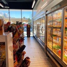 LOOP NEIGHBORHOOD MARKET - Updated July 2025 - 18 Photos & 17 Reviews ...