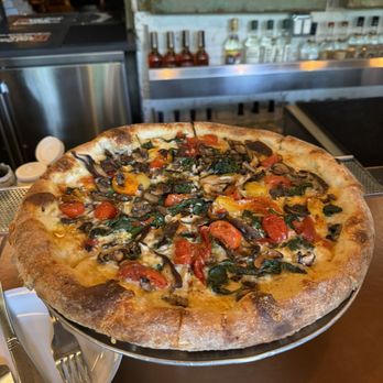 ROBERT’S PIZZA AND DOUGH - Updated July 2024 - 1072 Photos & 927 ...