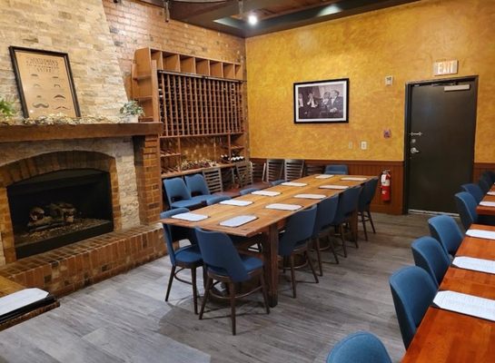 TRAVINIA - Updated May 2026 - 54 Photos & 21 Reviews - 2537 N ...