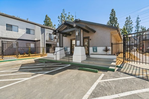 THE DISTRICT APARTMENT HOMES - Updated December 2025 - 114 Photos & 27 ...