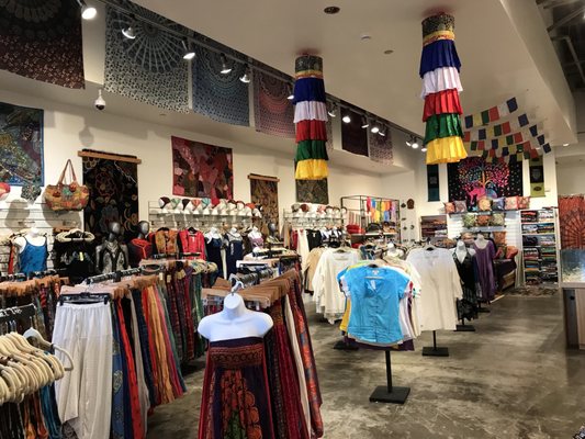 OCEAN QUEEN - 68 Photos & 28 Reviews - Jewelry - Honolulu, HI - Phone ...