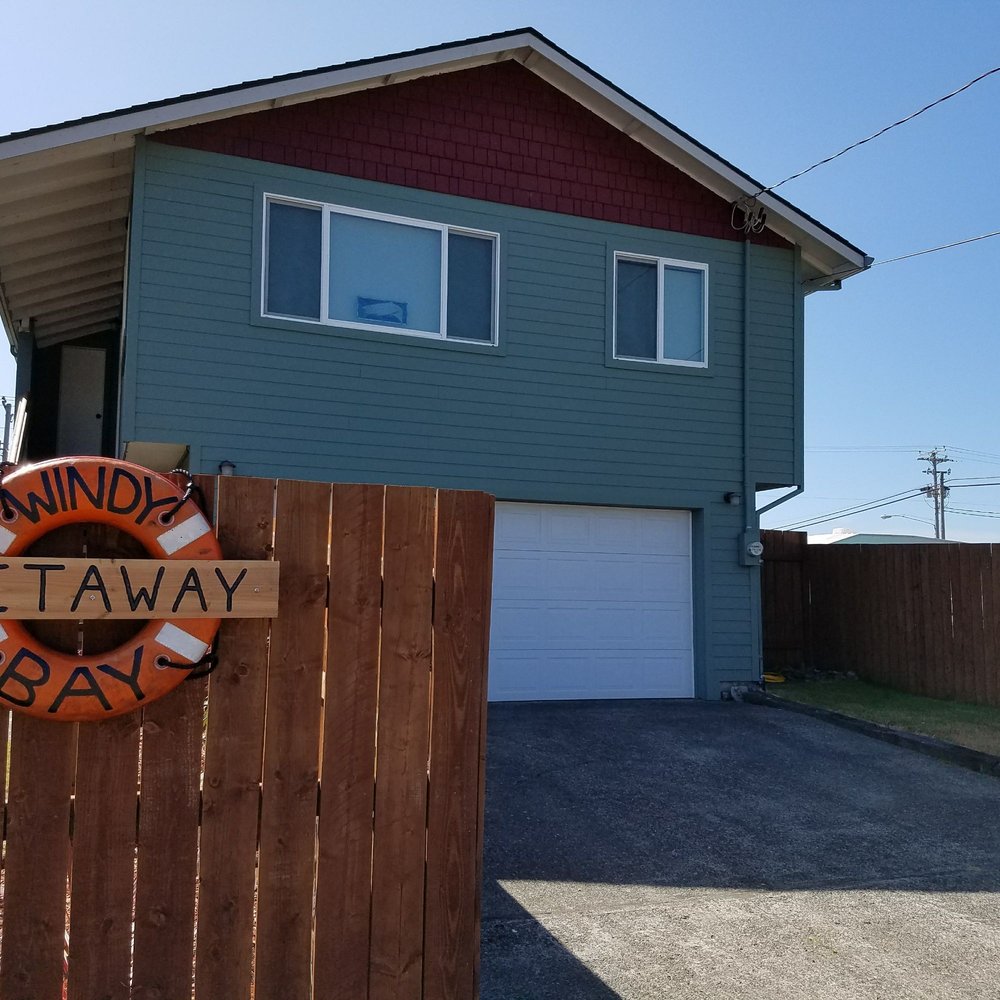 WINDY BAY GETAWAY - Vacation Rentals - 855 Lake View Ave, Winchester ...