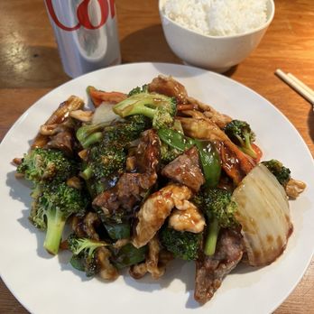 FAMILY WOK - Updated November 2025 - 12 Photos & 16 Reviews - 309 Broad ...