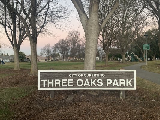 THREE OAKS PARK - Updated January 2025 - 14 Photos - Candlelight Way ...
