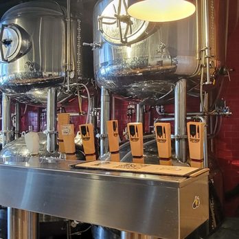 DRYHOP BREWERS - 814 Photos & 867 Reviews - 3155 N Broadway, Chicago ...