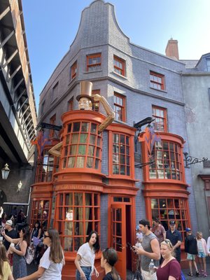 WEASLEY’S WIZARD WHEEZES - Updated August 2025 - 157 Photos & 23 ...