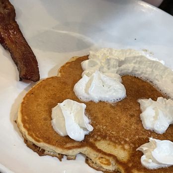 BROKEN YOLK CAFE - Updated February 2025 - 260 Photos & 244 Reviews ...