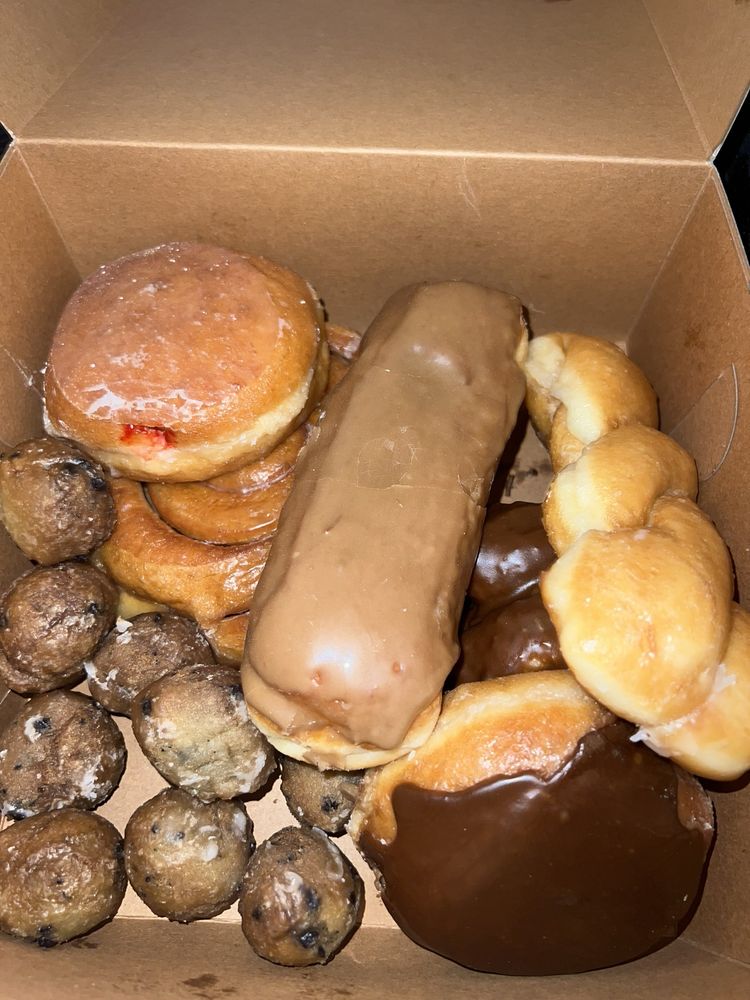 DONUT CLUB - Updated January 2026 - 203 Photos & 263 Reviews - 861 W ...