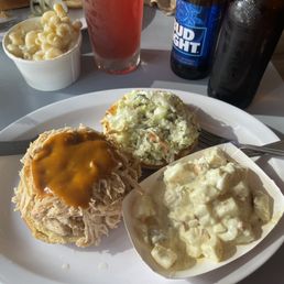 3 LEGGED PIG BBQ - Updated August 2025 - 91 Photos & 142 Reviews - 3415 ...