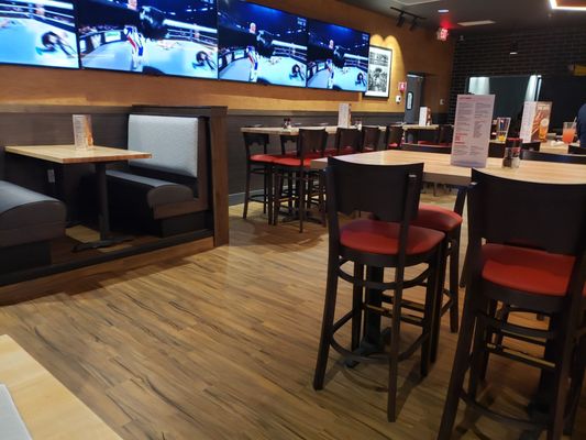 BOSTON’S RESTAURANT & SPORTS BAR - Updated August 2025 - 24 Photos & 41 ...