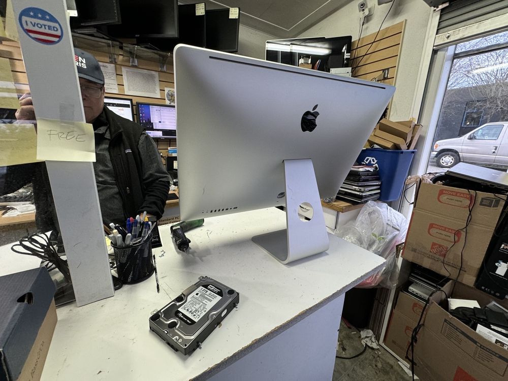 SEATTLE LAPTOP - Updated December 2025 - 126 Reviews - 7525 Aurora Ave ...