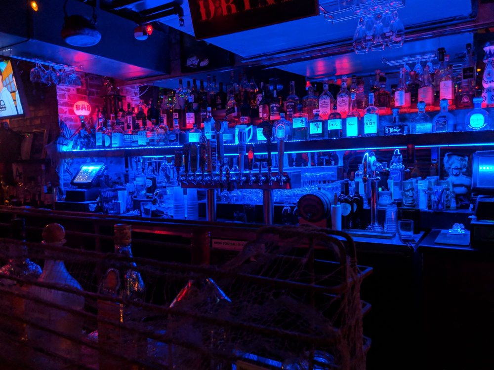 CRANE’S BAR DOWNTOWN - 138 Photos & 183 Reviews - Dive Bars - 810 S ...