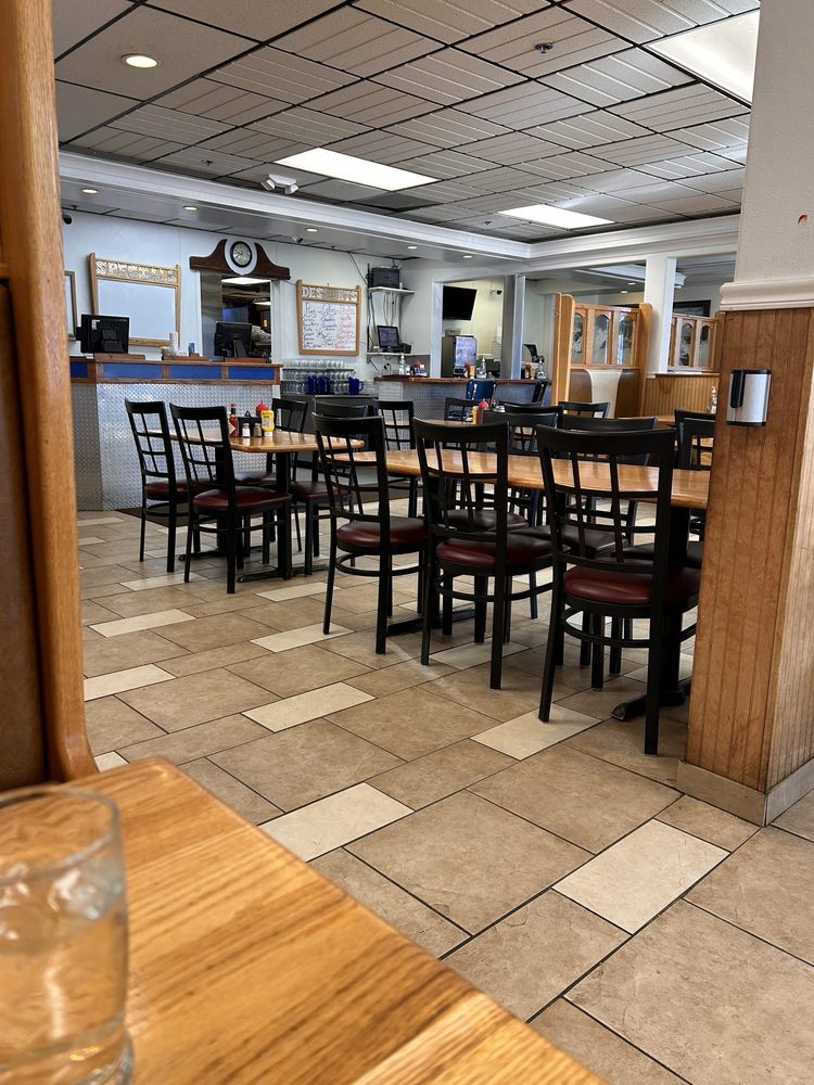 VALLEY HOTEL - Updated October 2025 - 20 Photos & 47 Reviews - 606 S ...