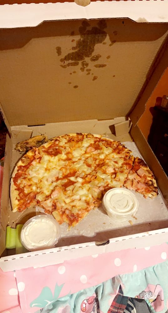 MEL’S SPORTSPAGE BAR & SNICKERS PIZZA SHOP - Updated November 2025 - 16 ...