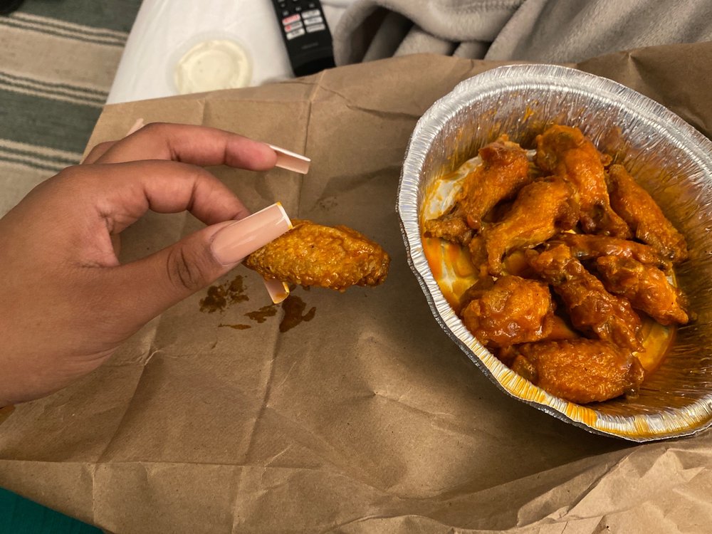 PIPPA’S SPORTS CAFE - Updated May 2026 - 63 Photos & 82 Reviews - 114 ...