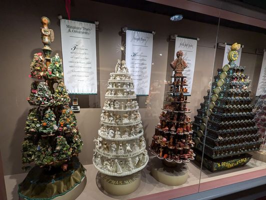 HALLMARK VISITORS CENTER - Updated September 2025 - 334 Photos & 62 ...