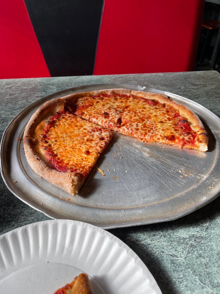 ENGINE HOUSE PIZZA - Updated October 2025 - 83 Photos & 273 Reviews ...