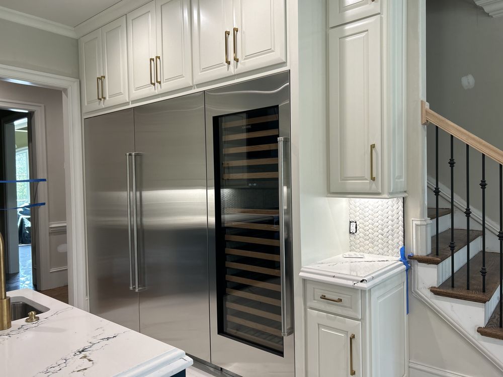 Cabinetry: THOMAS LOCKLEAR CABINETS - Updated October 2024 - Request a ...