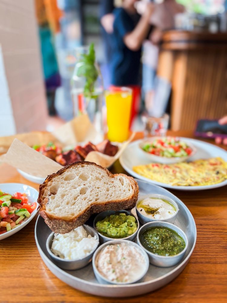 12 CHAIRS CAFE - Updated August 2024 - 723 Photos & 498 Reviews - 342 ...