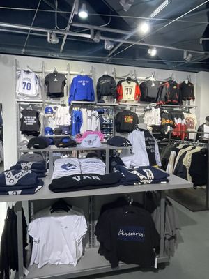 CANUCKS TEAM STORE - Updated January 2026 - 28 Photos & 24 Reviews ...