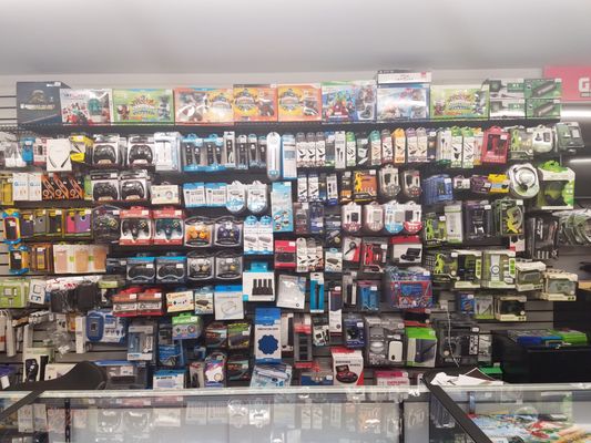 GAMES R US - Updated June 2024 - 208 E 35th St, Chicago, Illinois ...