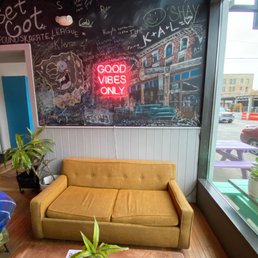 POUNDS - Updated July 2025 - 131 Photos & 139 Reviews - 6 Broadway N ...