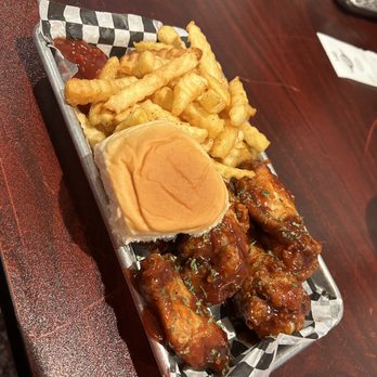 THE WING BOSS - Updated May 2024 - 105 Photos & 110 Reviews - 7820 ...