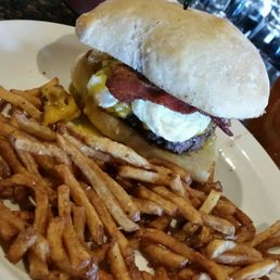 THE MAD APPLE BURGER & BILLIARD - 62 Photos & 82 Reviews - Burgers ...