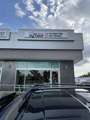 MOO THRU - HERNDON - Updated December 2024 - 62 Photos & 33 Reviews ...