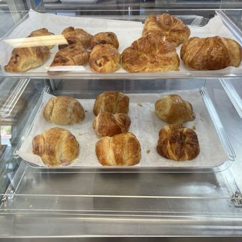 DEE’S DONUTS - Updated October 2025 - 417 Photos & 550 Reviews - 6401 N ...