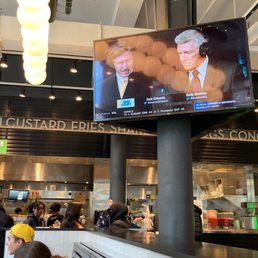 SHAKE SHACK DOWNTOWN CROSSING - Updated July 2025 - 74 Photos & 82 ...