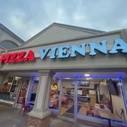PIZZA VIENNA - Updated June 2025 - 72 Photos & 76 Reviews - 235 Maple ...