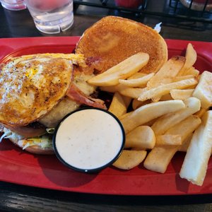 RED ROBIN GOURMET BURGERS AND BREWS - 260 Photos & 386 Reviews ...