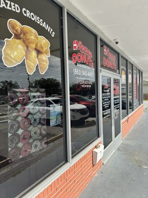 REASEY DONUTS - Updated December 2025 - 44 Photos & 33 Reviews - 202 E Canal St, Mulberry ...