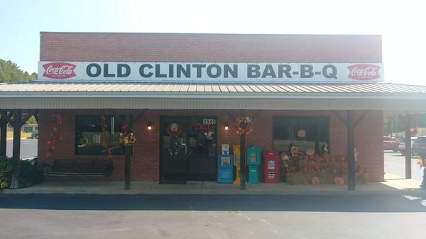 OLD CLINTON BAR-B-Q - 20 Photos & 50 Reviews - 2645 North Columbia St ...