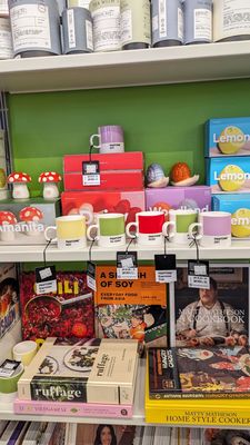 POSMAN BOOKS - Updated July 2025 - 77 Photos & 39 Reviews - 675 Ponce ...