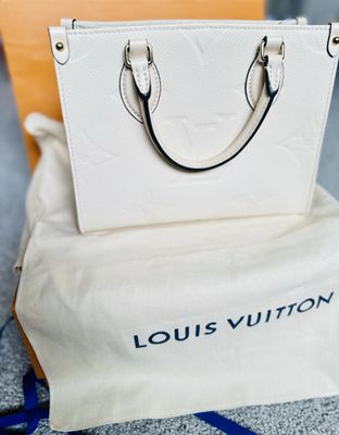LOUIS VUITTON SEATTLE BRAVERN - Updated June 2024 - 76 Photos & 131 ...