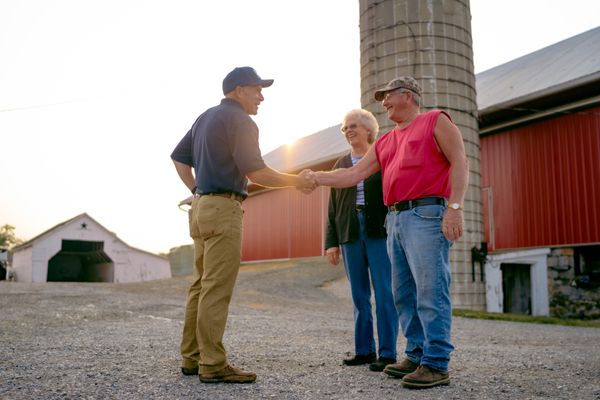 HURLEY AUCTIONS - Updated October 2025 - 29 Photos & 27 Reviews - 2800 ...