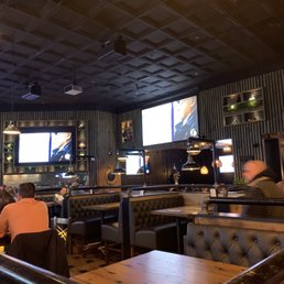 SAM WALKER’S - Updated July 2025 - 166 Photos & 143 Reviews - 1 Rainin ...