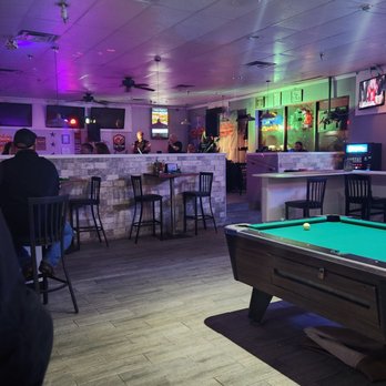 STARZ AMERICAN BAR AND GRILL - Updated October 2025 - 63 Photos & 61 ...