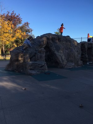 GRAVESEND PARK - Updated September 2025 - 18TH Ave And 19th Ave ...