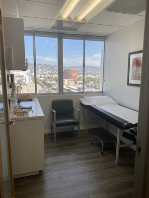 LAWRENCE MILLER, MD - Updated December 2025 - 10 Photos & 43 Reviews ...